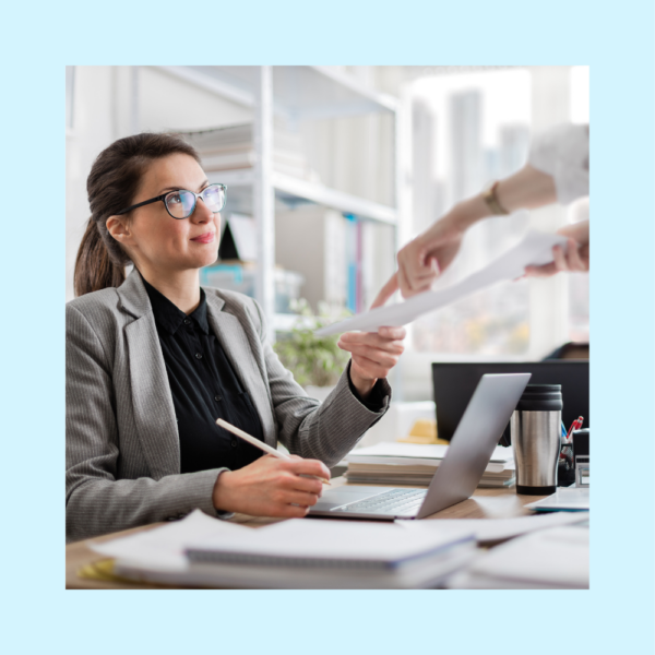 Apology Letter to Your Boss: How to Write One (With Examples)